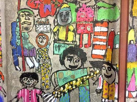 Dharavi streets lend colour to classroom walls - Smile Foundation